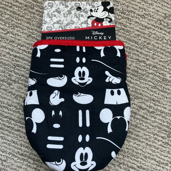 Disney | Kitchen | Disney Mickey Mouse 2 Piece Oven Mits | Poshmark